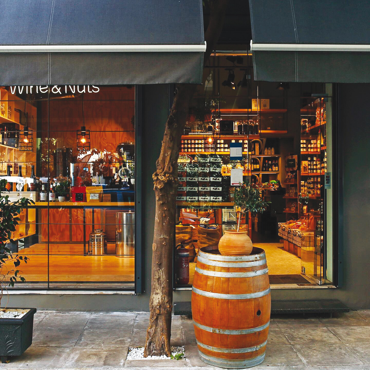 Eighteenscreen Wine & Nuts: Μια σύγχρονη κάβα με προτάσεις για ολοκληρωμένη εμπειρία pairing | LiFO